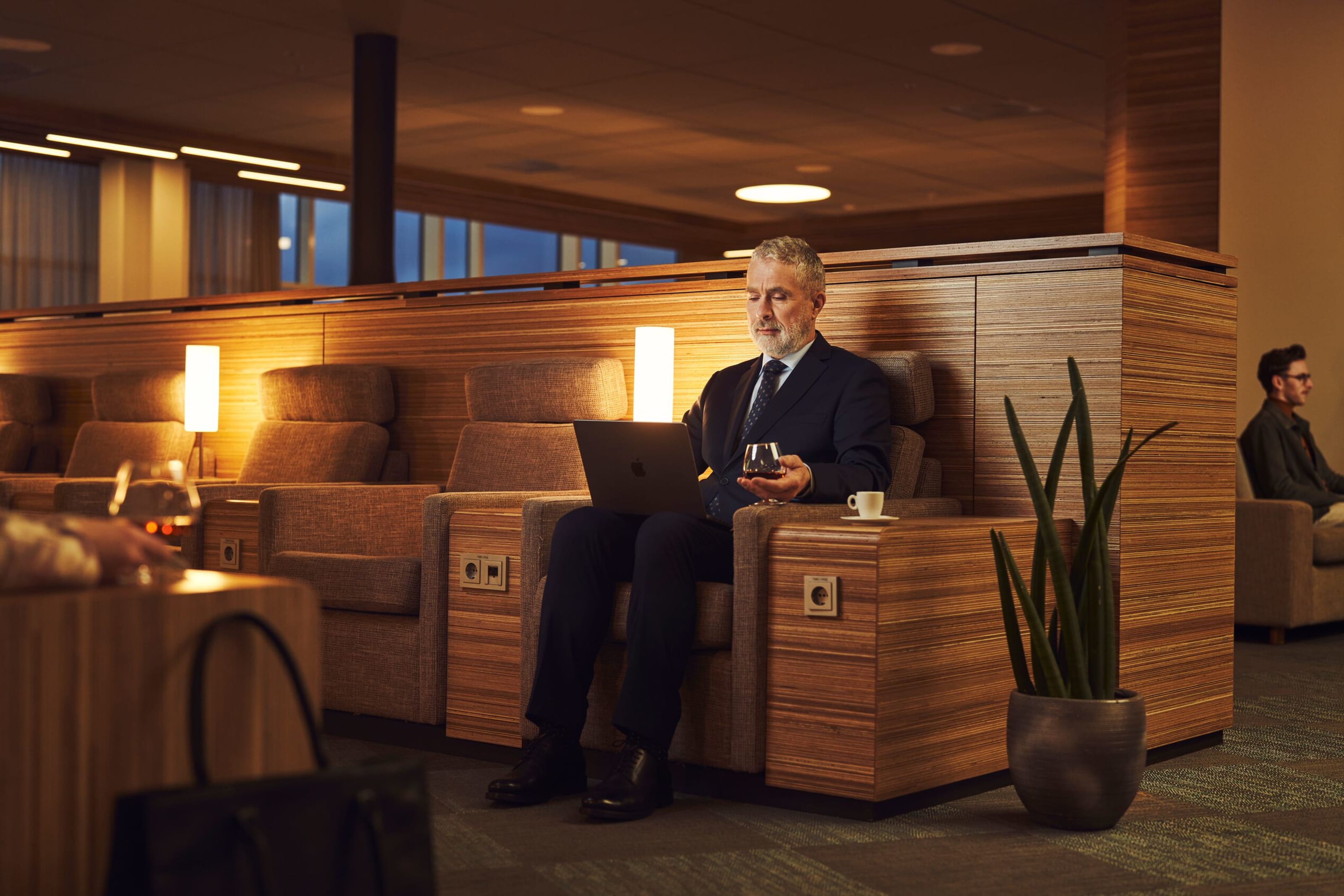 Benefits of Saga Blue, Saga Silver and Saga Gold membership | Icelandair US