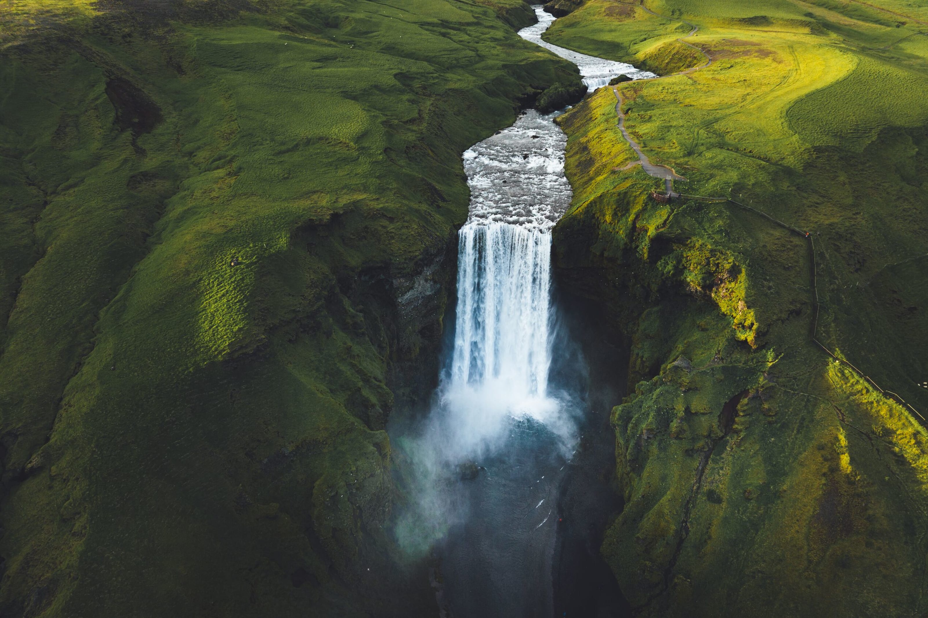 Die schönsten Wasserfälle Islands | Icelandair DE